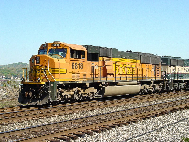 BNSF 8818